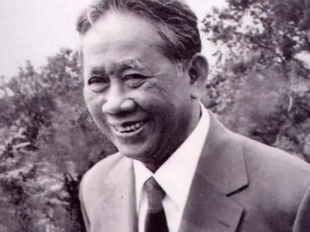 After Le Duan came to power, why didn't he follow Ho Chi Minh's line ...