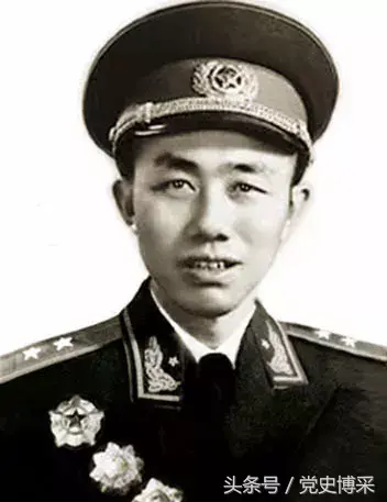 He successively participated in the anti-"encirclement and suppression ...