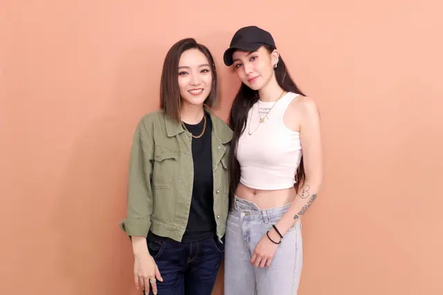 Sun You'an is a guest on Yan Yige's "J Ge Lai Embarrassing Chat" program to talk about the ...