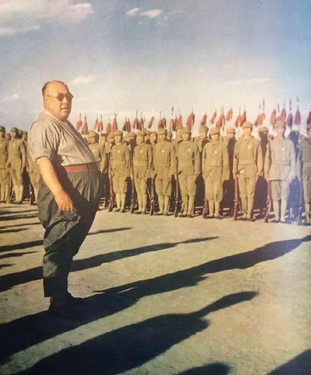 Ma Hongkui was born in Ma's family, one of the "three major households ...