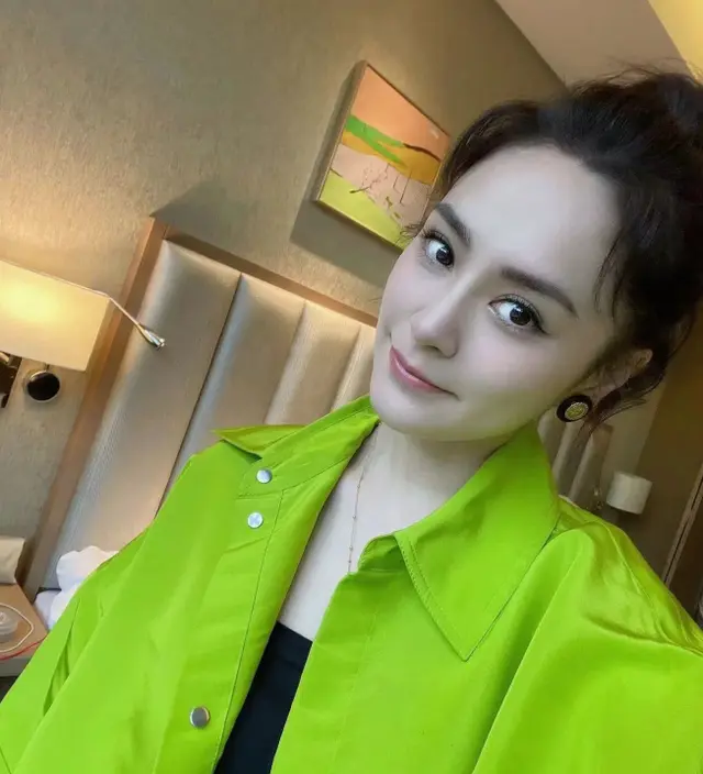 Recently, the well-known actress Gintong Chung has reappeared in the ...