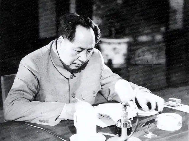 At the beginning of 1947, Fu Dingyi, a leading figure in the education ...