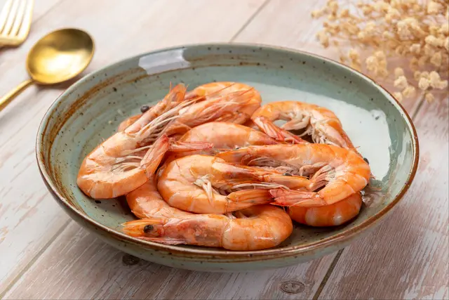 The seaside people teach you to boil shrimp, do not put a drop of water ...