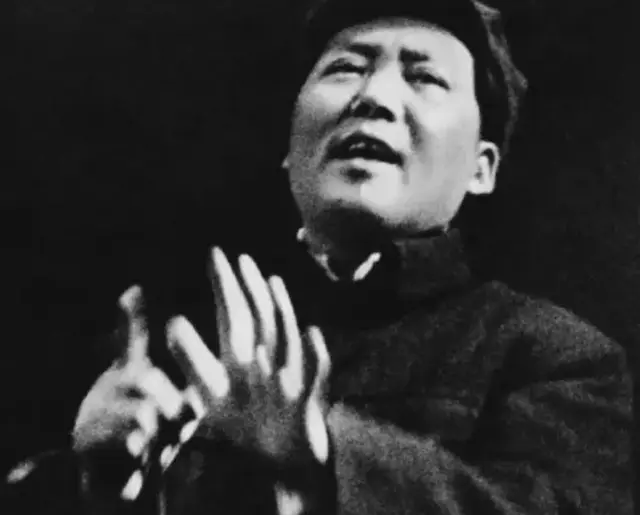 One day in 1964, Chairman Mao, who was recuperating in Beidaihe, heard ...