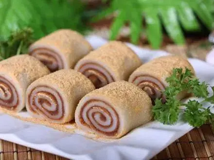 Donkey rolling, rice cake, moonlight cake and other rice flour dough ...