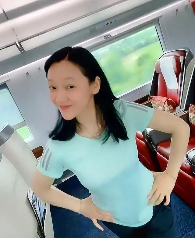 Recently, female host Zhou Qun, who was famous for hosting Anhui TV's "Super Player", caused ...