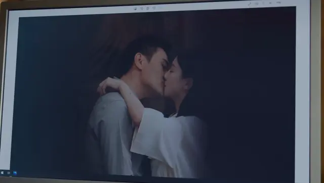 In the TV series "War of the Roses", the extramarital affair between Tang Xiaoying and Song ...