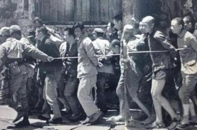 In 1942, Japan was in aggression war for a long time and was short of ...