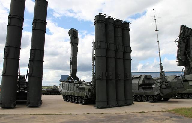 The S300 long-range air defense missile is a product born in the Soviet ...