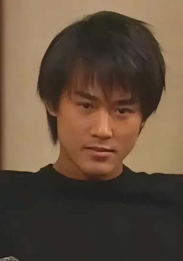 At that time, Raymond Lam was also called "Lam Feng". She graduated ...