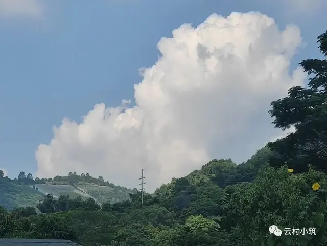 Chen Jianping Clouds in the Western Mountains In the early morning of ...
