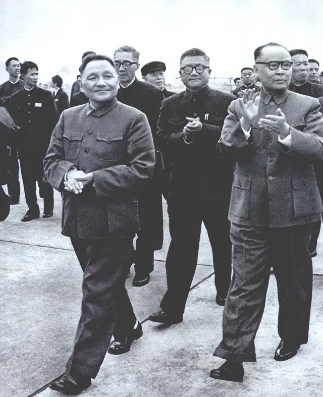 On December 11, 1929, Deng Xiaoping, Zhang Yunyi and others held an ...