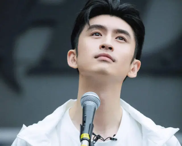 Zhang Yunlong has always been known as a relatively sober artist in the ...