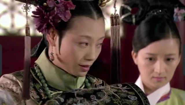 Throughout the play, apart from the late Queen Chunyuan who appears to be very mysterious ...