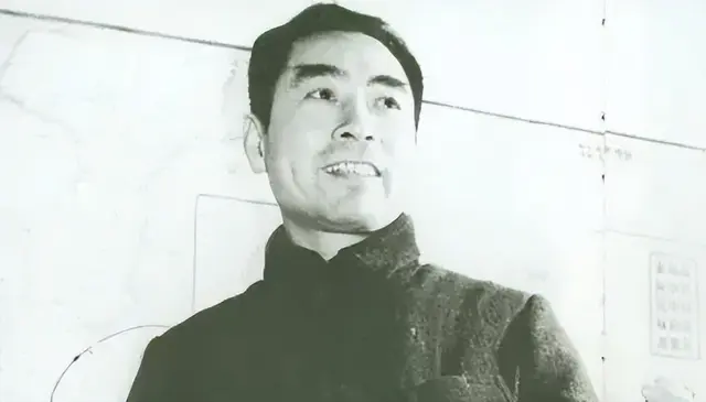 While the two were having a fierce conversation, a person suddenly came ...