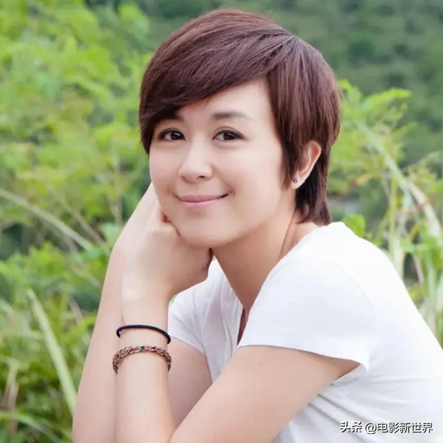 He's so handsome, isn't he? (Are you showing off your handsome boy ...