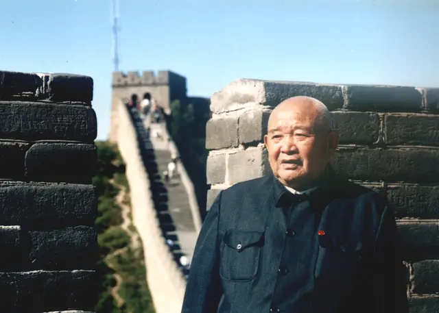 Because of writing a book of literature, I met the old Red Army Li Xue ...