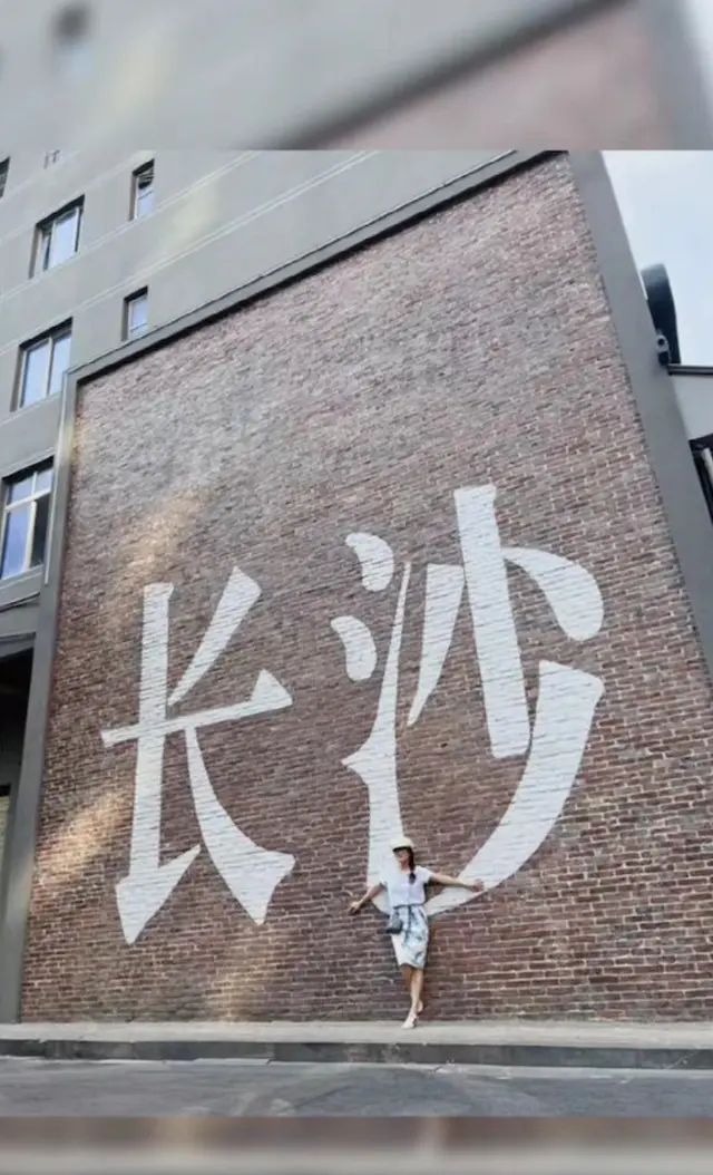 Are you hungry? Click on the right to follow us and we will send you ...