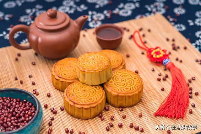 The story takes place during the reign of Emperor Kangxi of the Qing ...