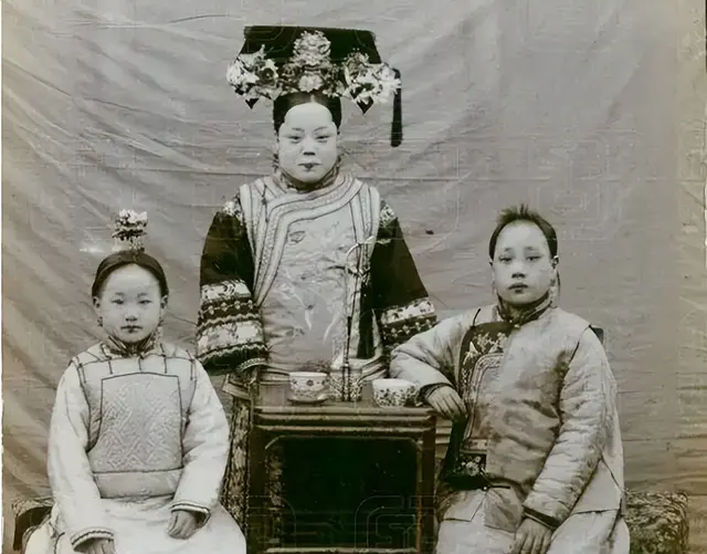 In the era of feudal monarchs in ancient China, the royal family and ...