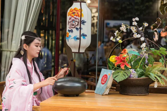 There was a Miss Gao in Taihu, Shanxi Province, who was extremely ...