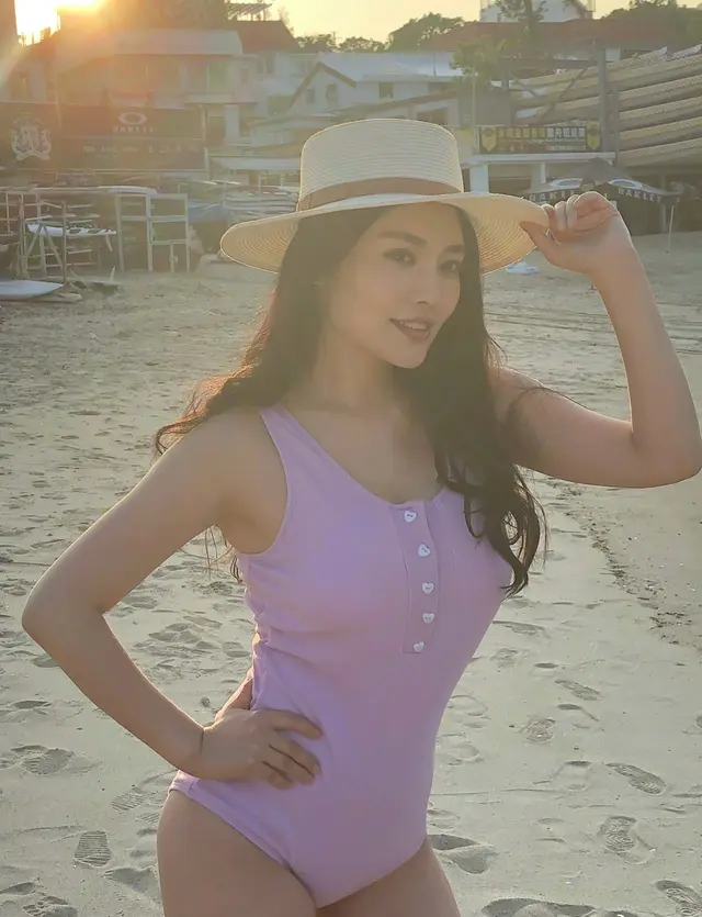 Recently, the famous actress Xu Dongdong posted a set of photos on social platforms and left a ...