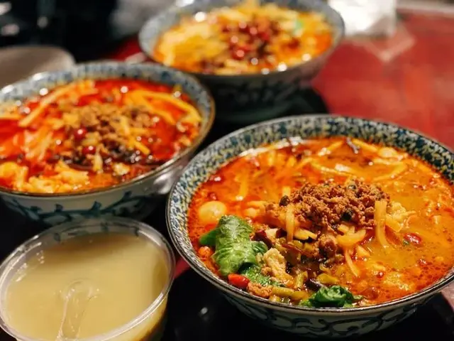 Chinese food is profound and profound. Rice noodles are spread all over ...