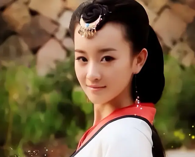Actor Zhang Meng is a very beautiful actress in the circle. She left a deep impression on the ...