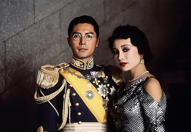 "The Last Emperor" tells the life story of Aisin Giorro Puyi, the last ...