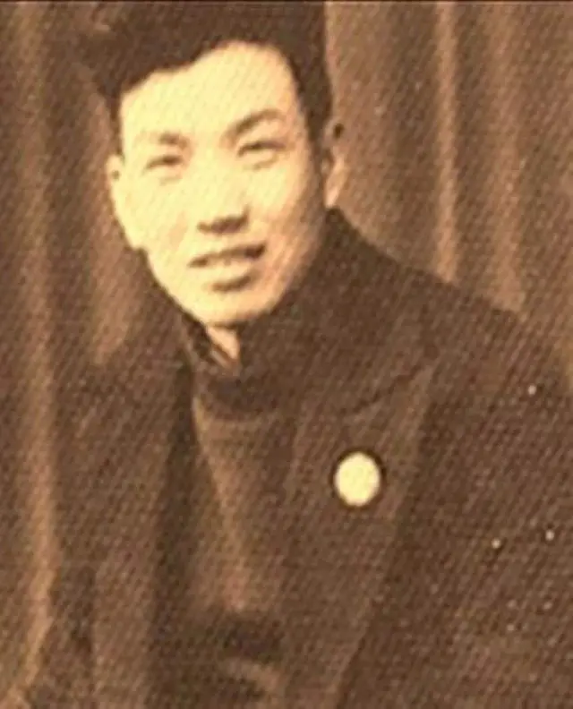 In the spring of 1945, the anti-Japanese situation improved, and Li ...