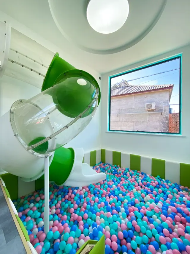 Pinggu Parent-child Slide Four-bedroom courtyard, four-bedroom bedroom ...