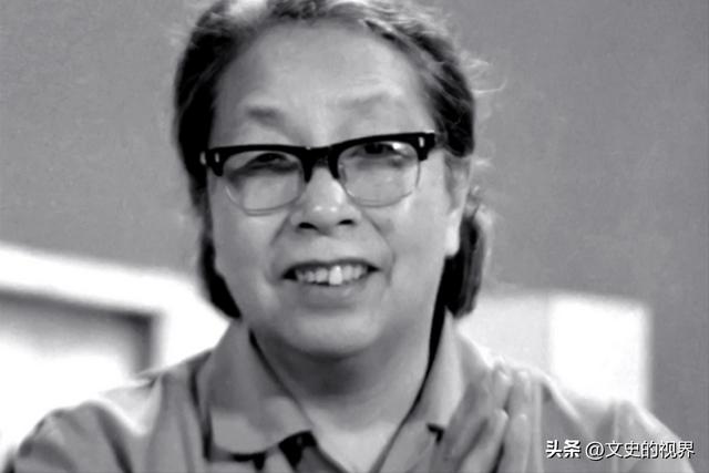 In 1978, in a special ward of a hospital in Shanghai, veteran general ...