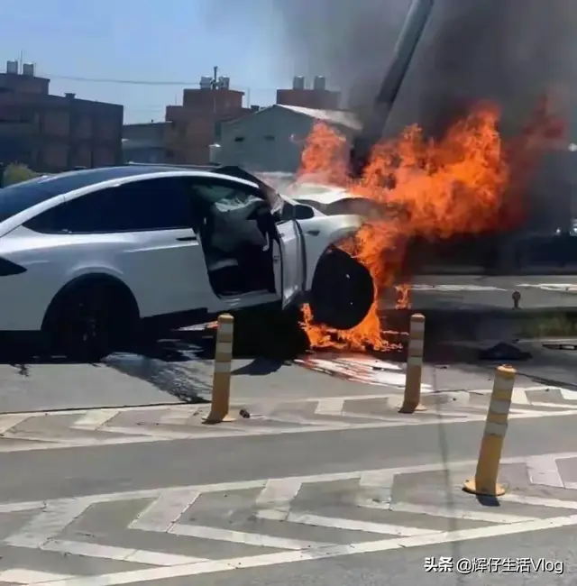 According to Global News, a serious car accident occurred on Zhongzheng ...