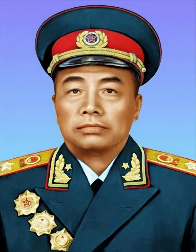 During that difficult revolutionary period, Peng Dehuai once received a ...