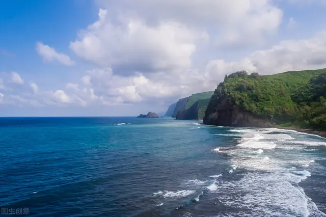 In a triangular sea area stretching from Bermuda in the north, to Miami ...