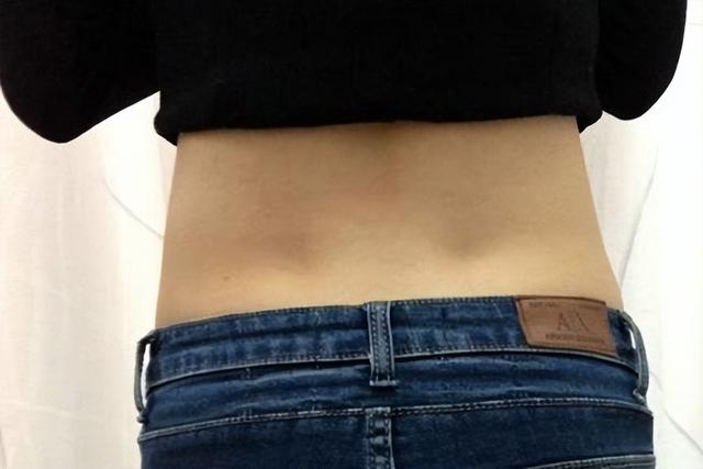 As the saying goes, "A woman's waist is a fatal knife." This sentence ...