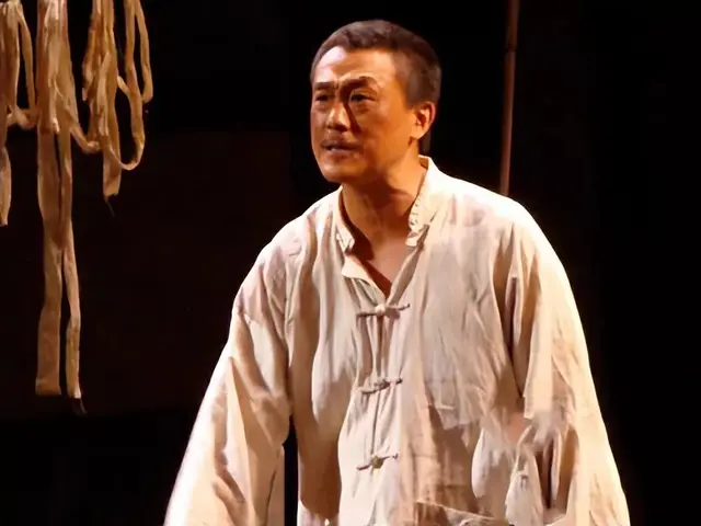 The famous drama actor He Bing is one of China's top comedians and a ...