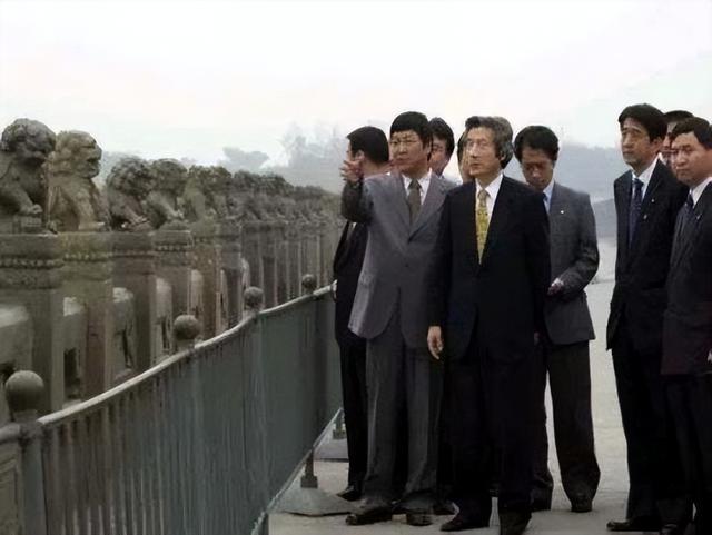 On October 8, 2001, under the gaze of the Chinese People's War of ...
