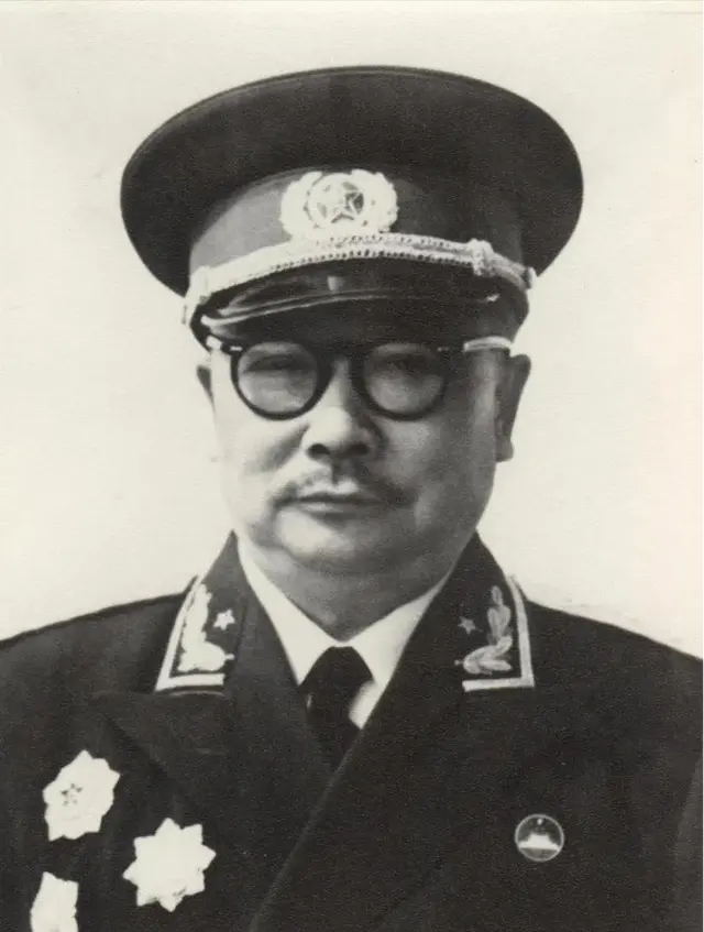 One day in 1957, General Li Kenong, who had been suffering from asthma ...