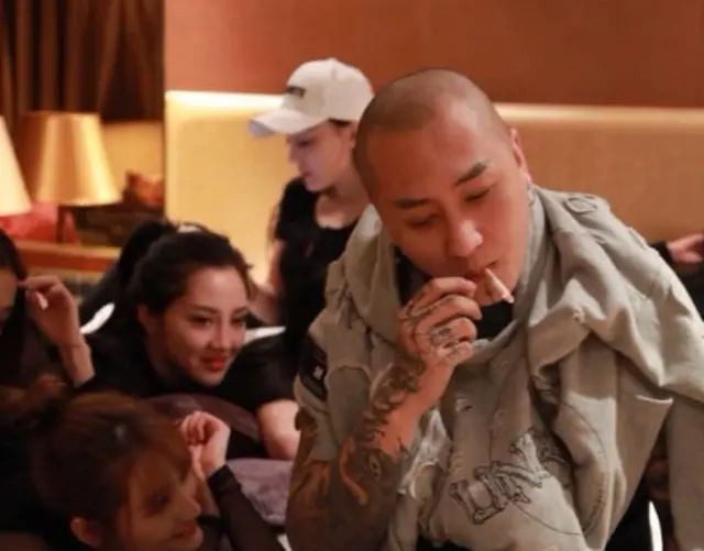 Old Abbot, a big internet celebrity with more than 30 million fans on ...