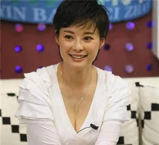 In 1998, Yuan Li starred in the police drama "Never Rest", for which ...