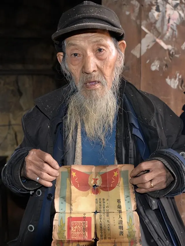 Speaking of Qiu Shaoyun, we may vaguely remember the text "My Comrade ...