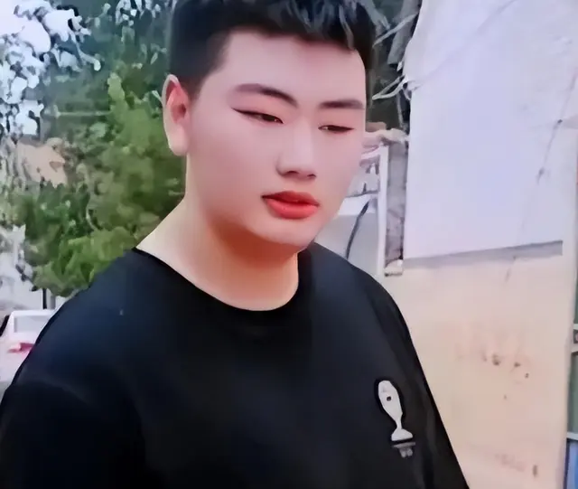 From the moment Chen Meng appeared in everyone's field of vision ...