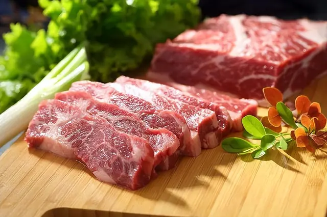 It is necessary for the elderly to eat meat with every meal, and they ...