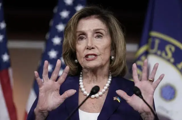 The structure of the traditional Chinese character "窜" is to add a ...