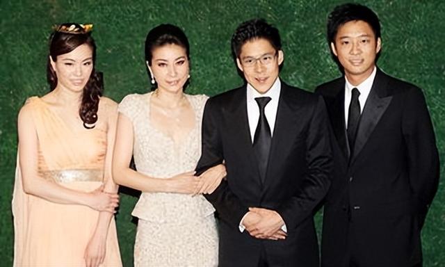 When Guo Jingjing got married, Guo’s father and Guo’s mother first took ...