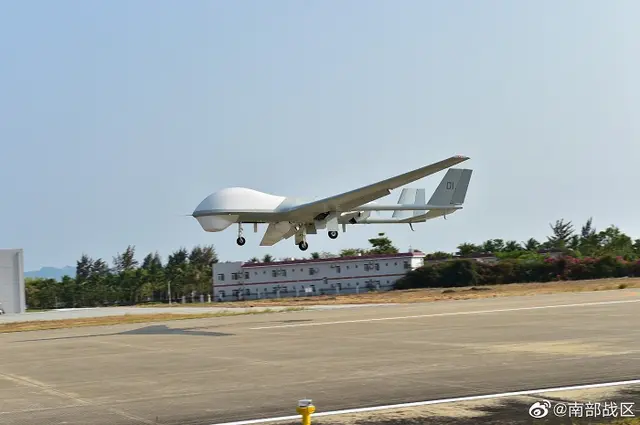 The BZK-005 improved UAV was unveiled. Pay attention to the SAR radar added to the nose ...