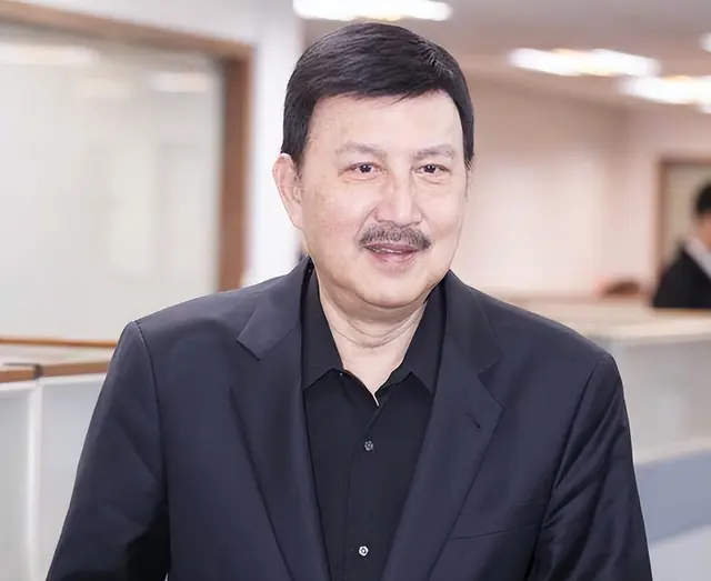 Yu Tianyuan is a Taiwanese singer who became famous for his song "Under ...