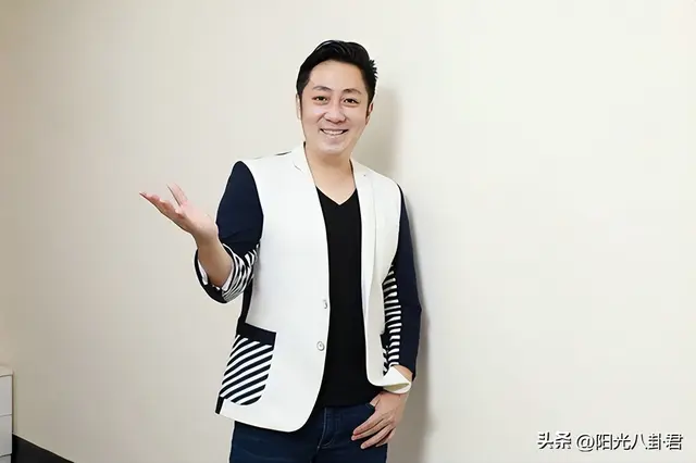 Earlier, the news that the 40-year-old Taiwanese singer Ai Cheng died ...