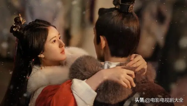 The third prince and his men rushed to the cliff to rescue Ling Buyi ...